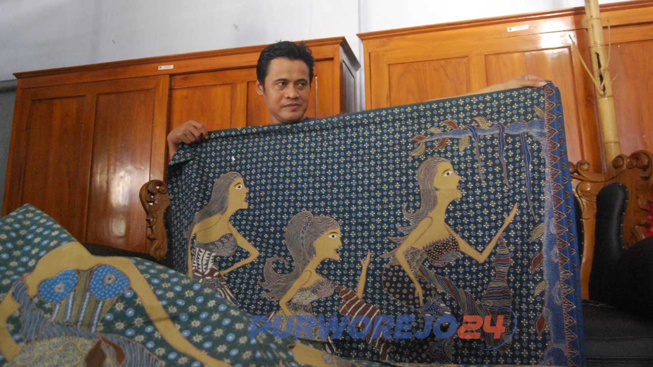 Hari Batik, Jazid Angkat Batik Motif Antik, Sosok Perempuan dalam ...