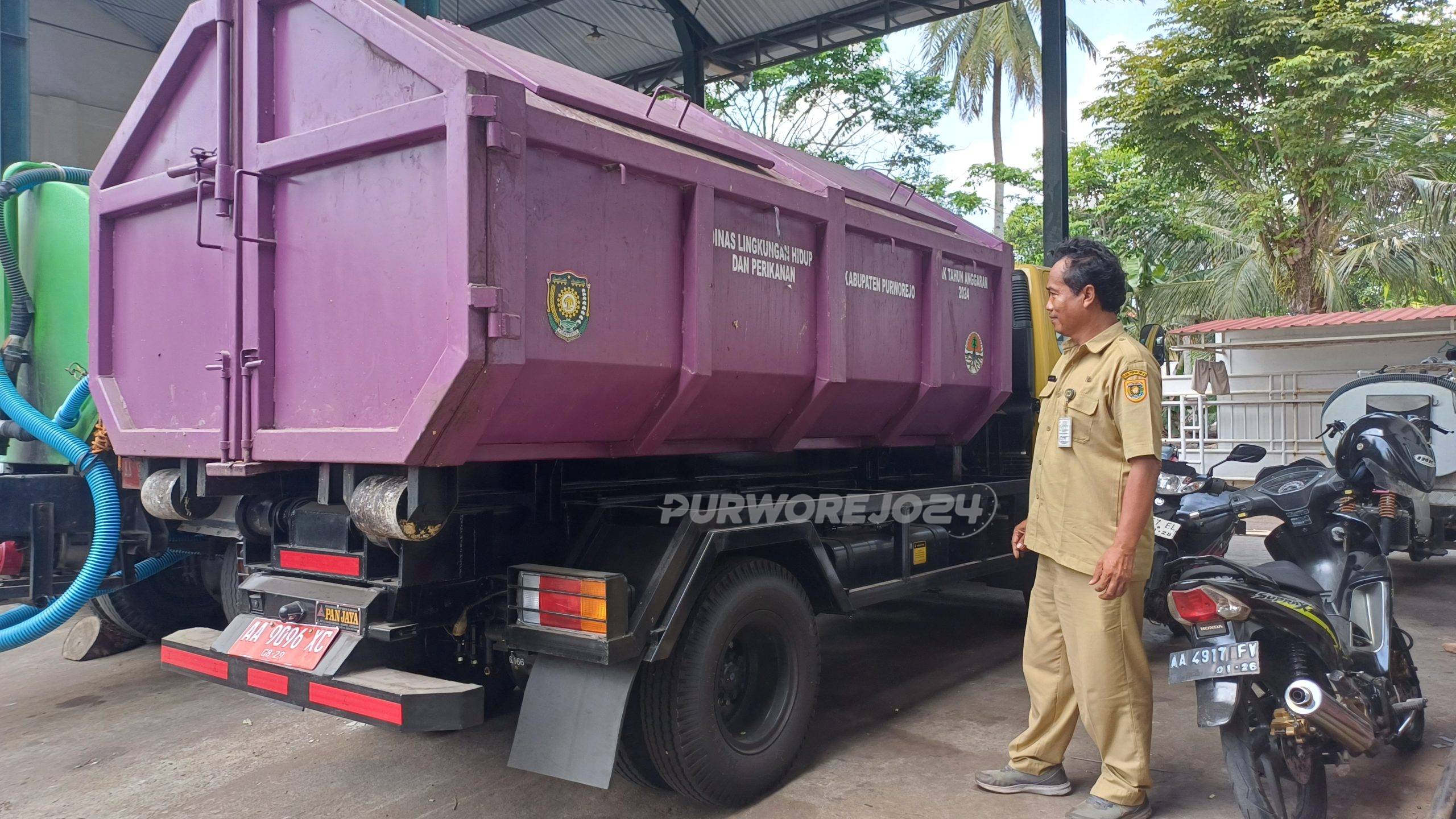 DLHP Purworejo dapat Bantuan DAK Armada Sampah Berupa Kendaraan Amrol ...